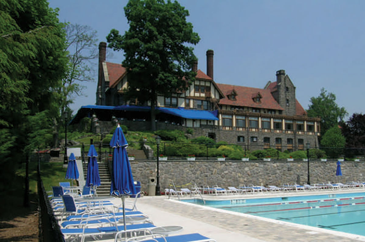 Bonnie Briar Pool and Pool House - RGR Landscape