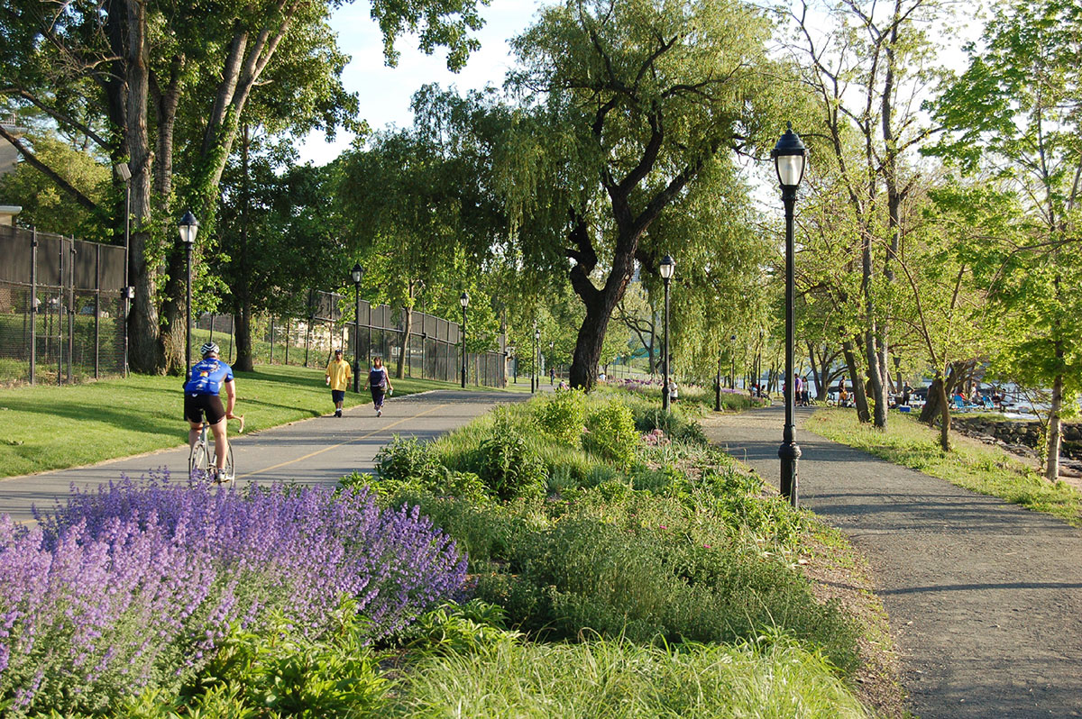Randall’s Island Bike and Pedestrian Trails - RGR Landscape