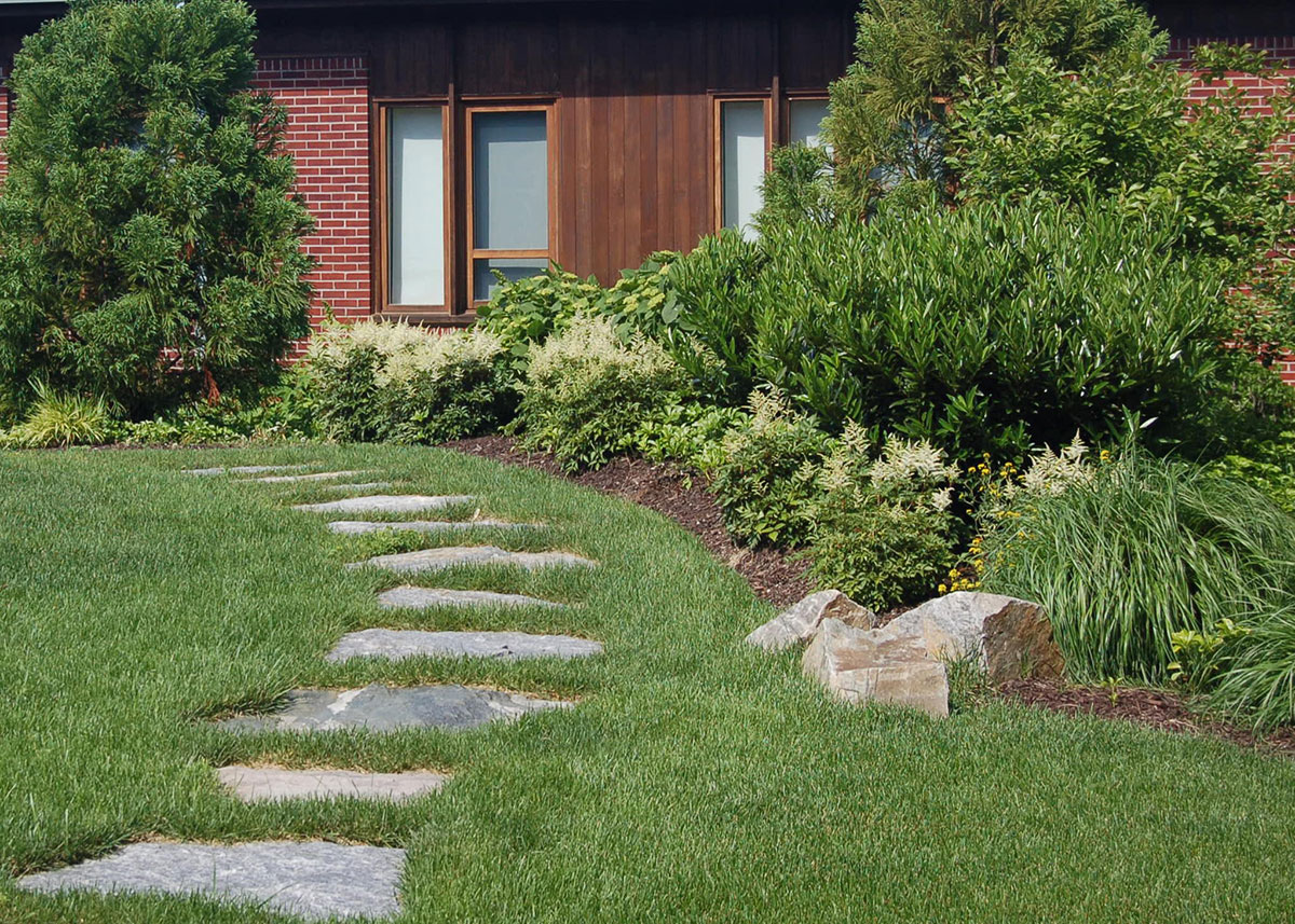 Renaissance Technologies Entry and Courtyard - RGR Landscape